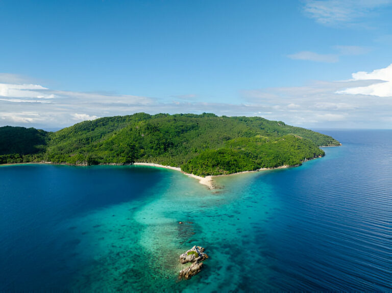 Exploring the Different Islands of Romblon